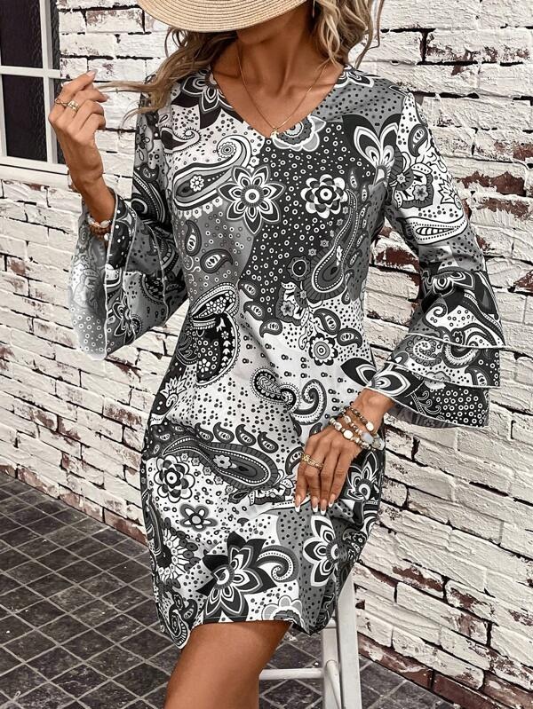 Rochie Scurta Jeremina Alba cu Print Geometric - Iuliashop