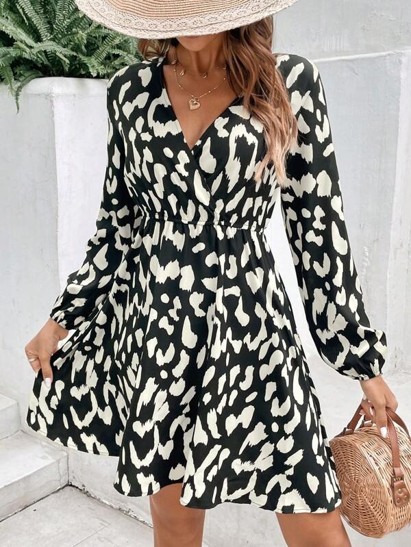 Rochie Scurta Antena Neagra cu Model Leopard Alb - Iuliashop