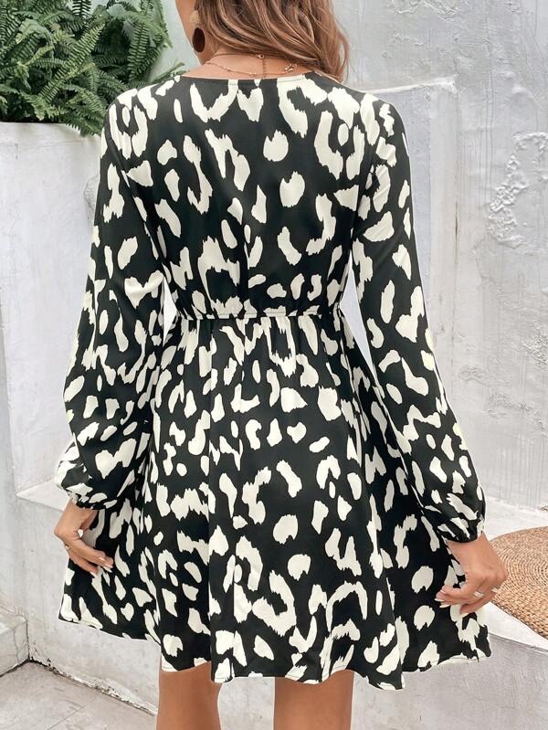 Rochie Scurta Antena Neagra cu Model Leopard Alb - Iuliashop