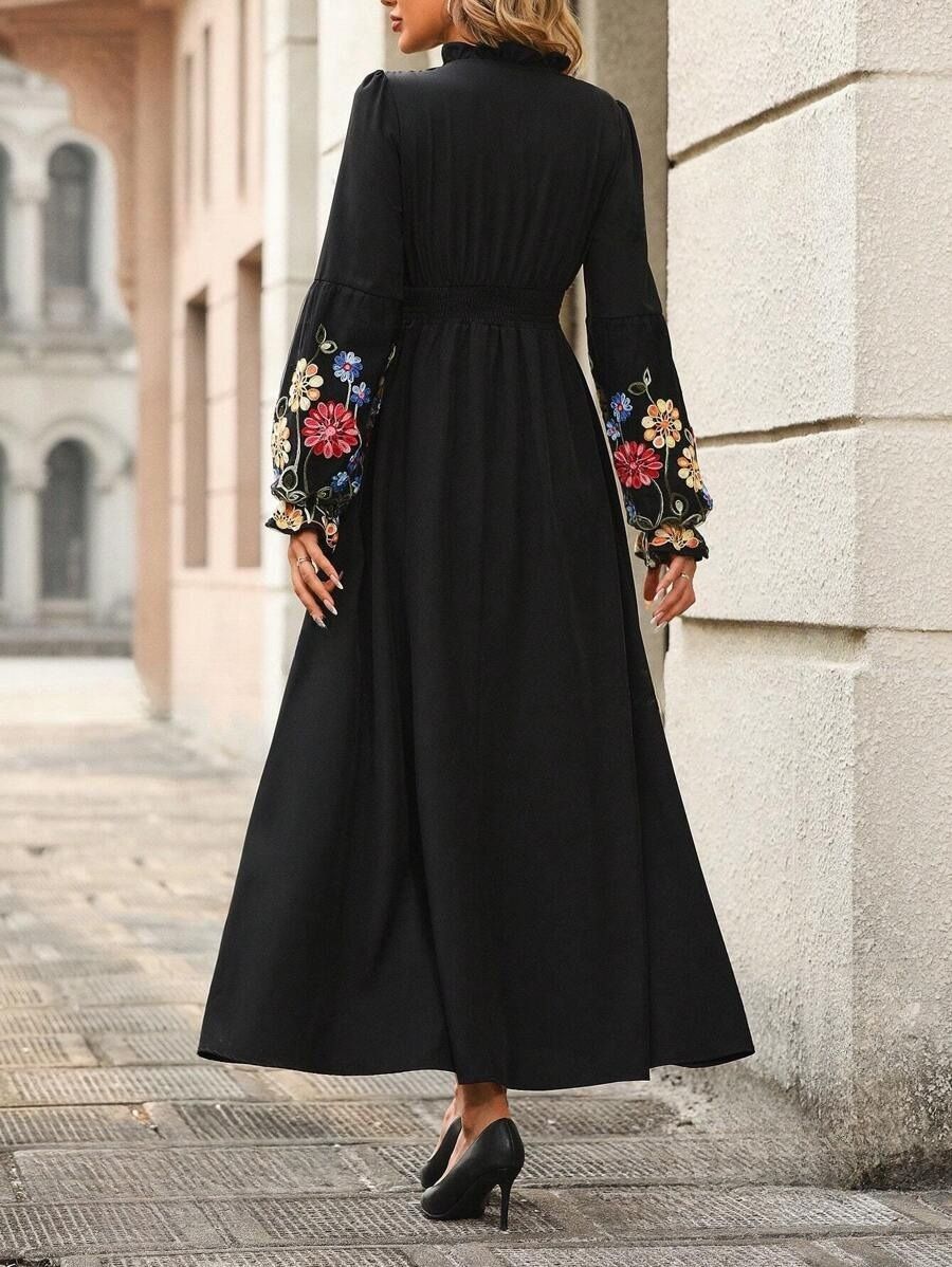 Rochie Lunga Colonil Neagra Cu Maneci Inflorate - Iuliashop