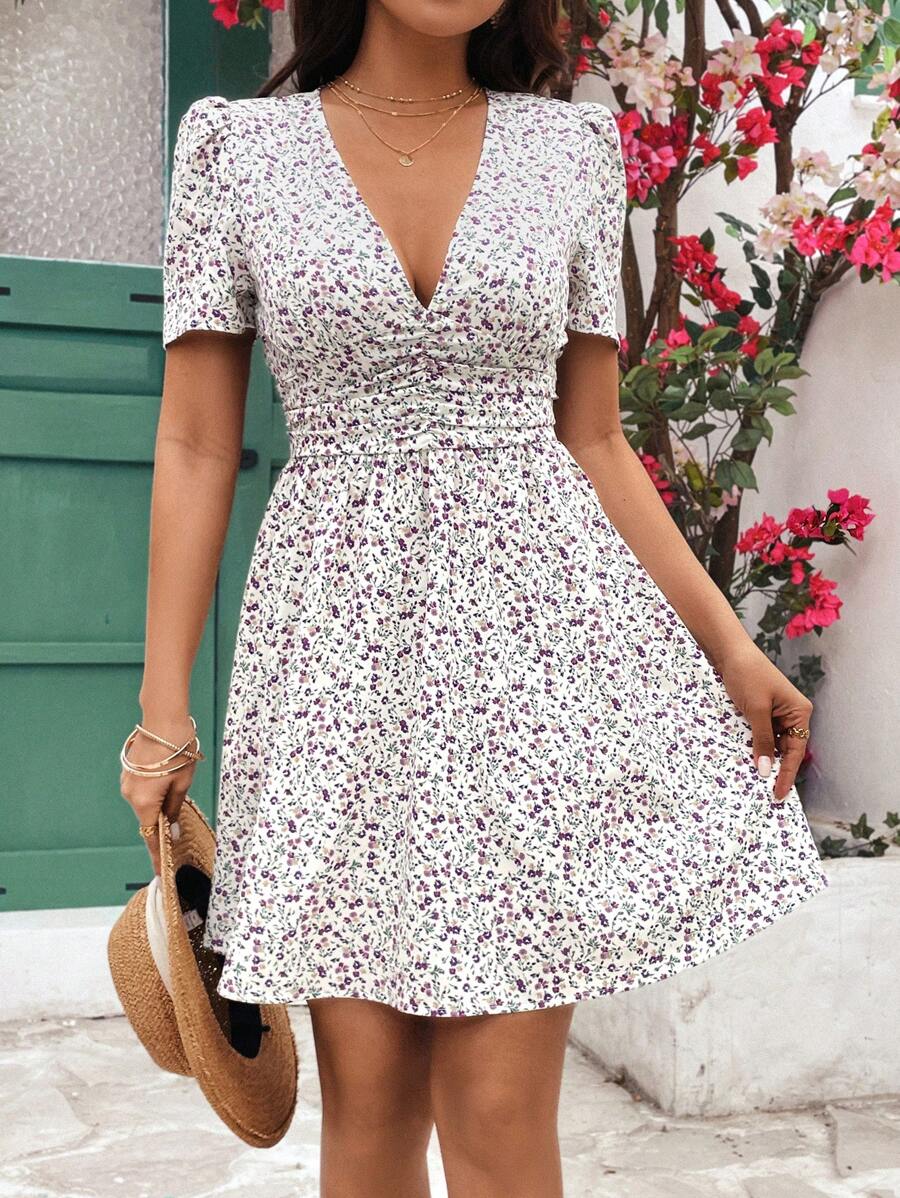 Rochie Scurta Sinika Alba Cu Model Floral Mov - Iuliashop